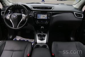 Black Nissan Qashqai 2015 in Riga, with an engine capacity of 1.60 L and mileage of 0 thousand km for 9990 €, photo 11 on AUTOMOTO.COM.LV