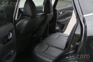 Black Nissan Qashqai 2015 in Riga, with an engine capacity of 1.60 L and mileage of 0 thousand km for 9990 €, photo 17 on AUTOMOTO.COM.LV