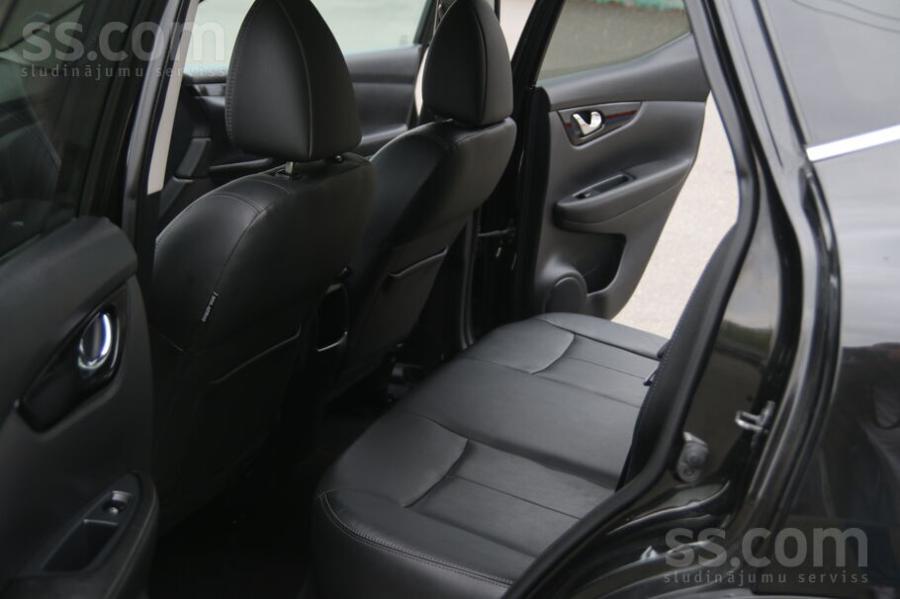 Black Nissan Qashqai 2015 in Riga, with an engine capacity of 1.60 L and mileage of 0 thousand km for 9990 €, photo 17 on AUTOMOTO.COM.LV