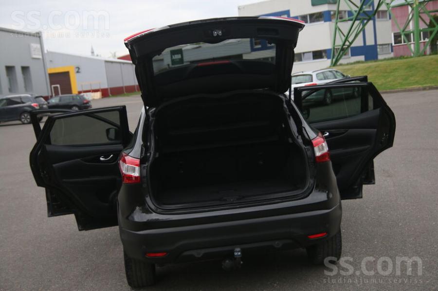 Black Nissan Qashqai 2015 in Riga, with an engine capacity of 1.60 L and mileage of 0 thousand km for 9990 €, photo 19 on AUTOMOTO.COM.LV