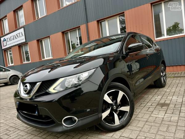 Black Nissan Qashqai 2015 in Siauliai, with an engine capacity of 1.50 L and mileage of 230 thousand km for 8950 €, photo 1 on AUTOMOTO.COM.LV