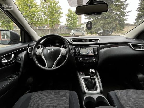 Black Nissan Qashqai 2015 in Siauliai, with an engine capacity of 1.50 L and mileage of 230 thousand km for 8950 €, photo 2 on AUTOMOTO.COM.LV