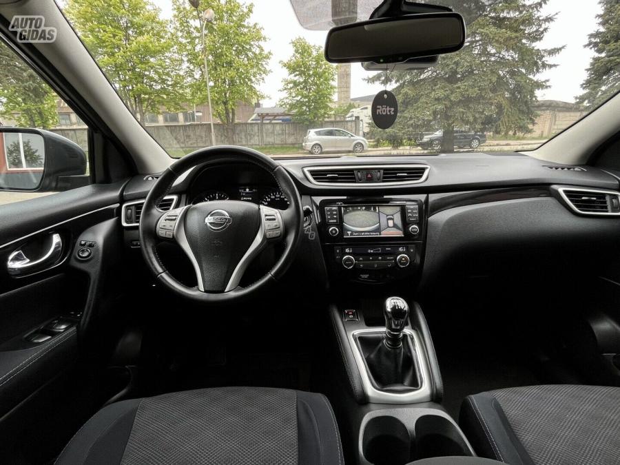 Melns Nissan Qashqai 2015 Šauļi, ar dzinēja tilpumu 1.50 L un nobraukumu 230 tūkst. km par 8950 €, foto 3 vietnē AUTOMOTO.COM.LV