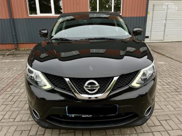 Black Nissan Qashqai 2015 in Siauliai, with an engine capacity of 1.50 L and mileage of 230 thousand km for 8950 €, photo 6 on AUTOMOTO.COM.LV