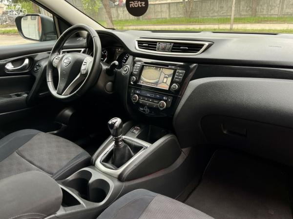 Black Nissan Qashqai 2015 in Siauliai, with an engine capacity of 1.50 L and mileage of 230 thousand km for 8950 €, photo 8 on AUTOMOTO.COM.LV