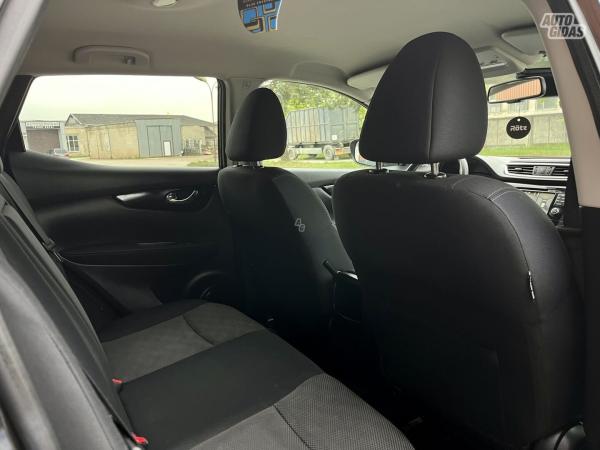 Black Nissan Qashqai 2015 in Siauliai, with an engine capacity of 1.50 L and mileage of 230 thousand km for 8950 €, photo 9 on AUTOMOTO.COM.LV