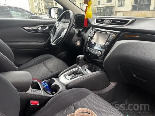Melns Nissan Qashqai 2015 Rīga, ar dzinēja tilpumu 1.20 L un nobraukumu 103 tūkst. km par 8900 €, foto 2 vietnē AUTOMOTO.COM.LV