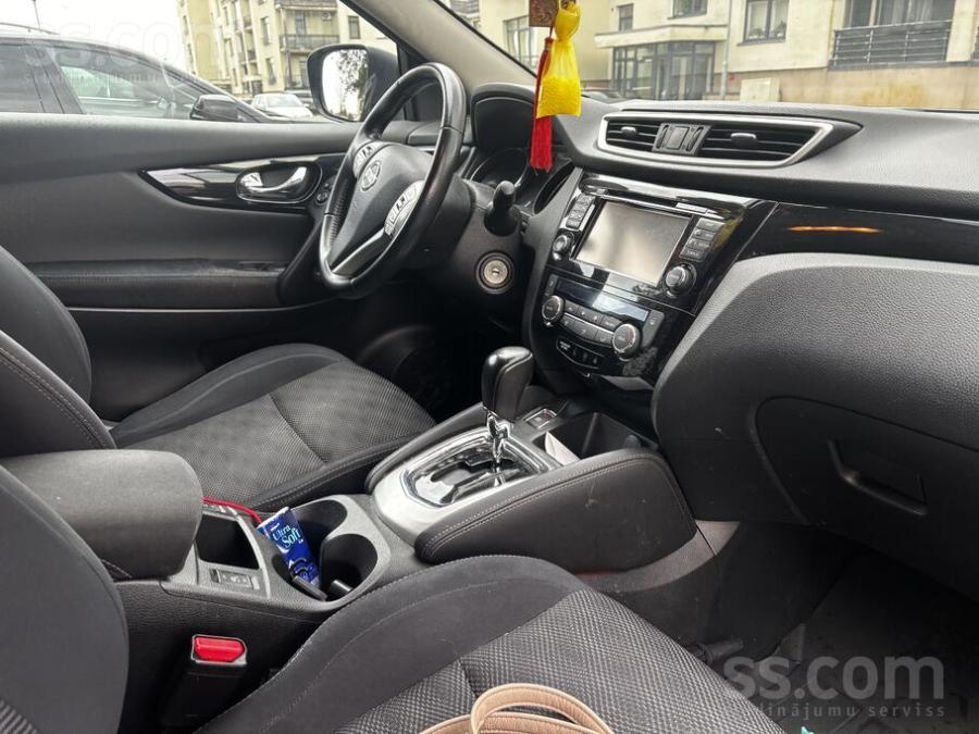 Черный Ниссан Кашкай 2015 в Рига, объемом двигателя 1.20 л и пробегом 103 тыс. км за 8900 €, фото 3 на AUTOMOTO.COM.LV