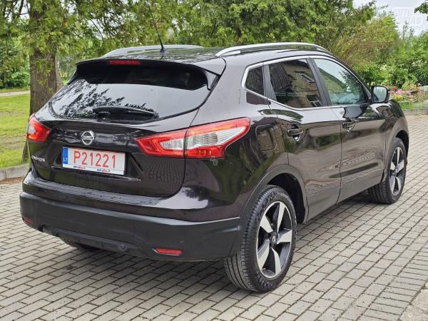 Melns Nissan Qashqai 2015 Ariogala, ar dzinēja tilpumu 1.20 L un nobraukumu 193 tūkst. km par 7000 €, foto 4 vietnē AUTOMOTO.COM.LV
