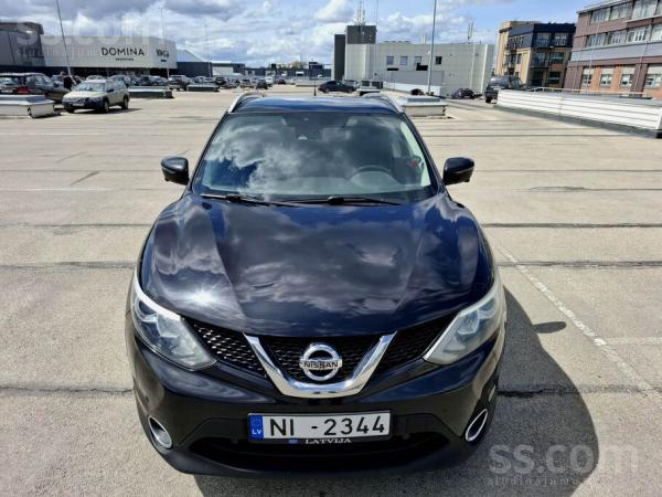 Melns Nissan Qashqai 2015 Rīga, ar dzinēja tilpumu 1.50 L un nobraukumu 199 tūkst. km par 8200 €, foto 2 vietnē AUTOMOTO.COM.LV