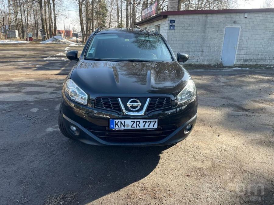Black Nissan Qashqai 2015 in Riga, with an engine capacity of 1.60 L and mileage of 0 thousand km for 7599 €, photo 3 on AUTOMOTO.COM.LV