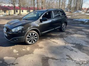 Black Nissan Qashqai 2015 in Riga, with an engine capacity of 1.60 L and mileage of 0 thousand km for 7599 €, photo 4 on AUTOMOTO.COM.LV