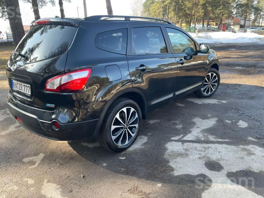 Black Nissan Qashqai 2015 in Riga, with an engine capacity of 1.60 L and mileage of 0 thousand km for 7599 €, photo 9 on AUTOMOTO.COM.LV