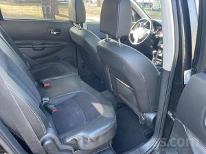 Black Nissan Qashqai 2015 in Riga, with an engine capacity of 1.60 L and mileage of 0 thousand km for 7599 €, photo 11 on AUTOMOTO.COM.LV