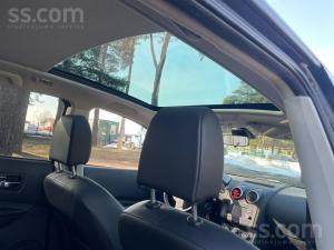 Black Nissan Qashqai 2015 in Riga, with an engine capacity of 1.60 L and mileage of 0 thousand km for 7599 €, photo 15 on AUTOMOTO.COM.LV