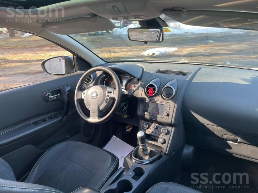 Black Nissan Qashqai 2015 in Riga, with an engine capacity of 1.60 L and mileage of 0 thousand km for 7599 €, photo 16 on AUTOMOTO.COM.LV