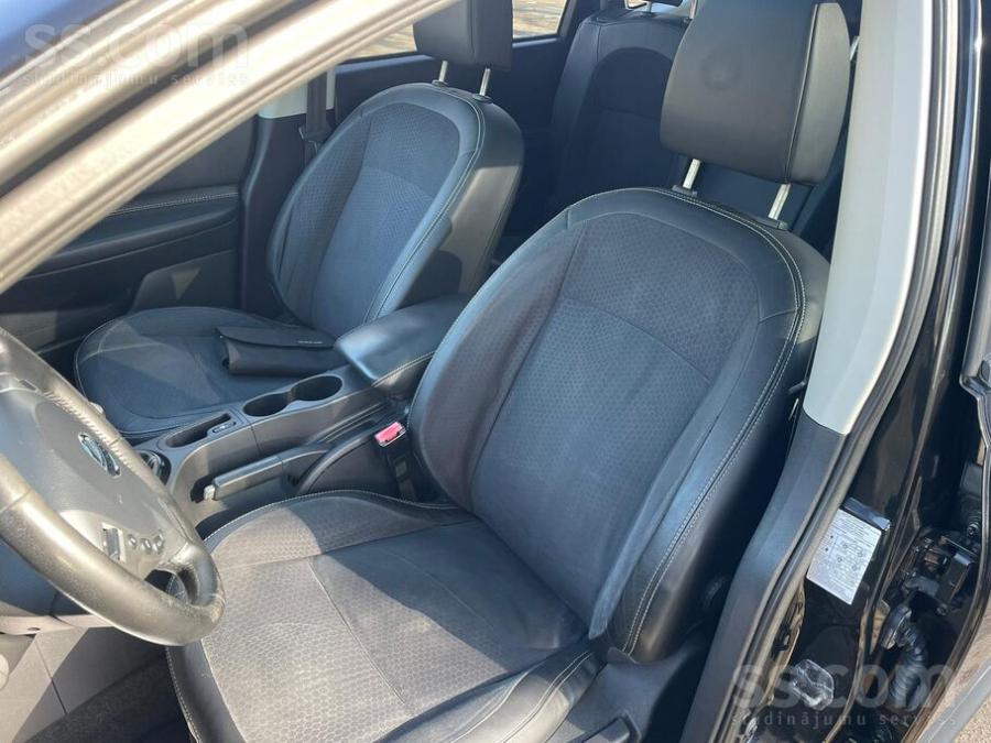 Black Nissan Qashqai 2015 in Riga, with an engine capacity of 1.60 L and mileage of 0 thousand km for 7599 €, photo 22 on AUTOMOTO.COM.LV