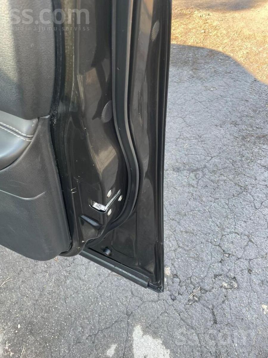 Black Nissan Qashqai 2015 in Riga, with an engine capacity of 1.60 L and mileage of 0 thousand km for 7599 €, photo 25 on AUTOMOTO.COM.LV