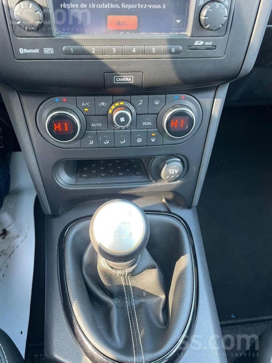 Black Nissan Qashqai 2015 in Riga, with an engine capacity of 1.60 L and mileage of 0 thousand km for 7599 €, photo 27 on AUTOMOTO.COM.LV