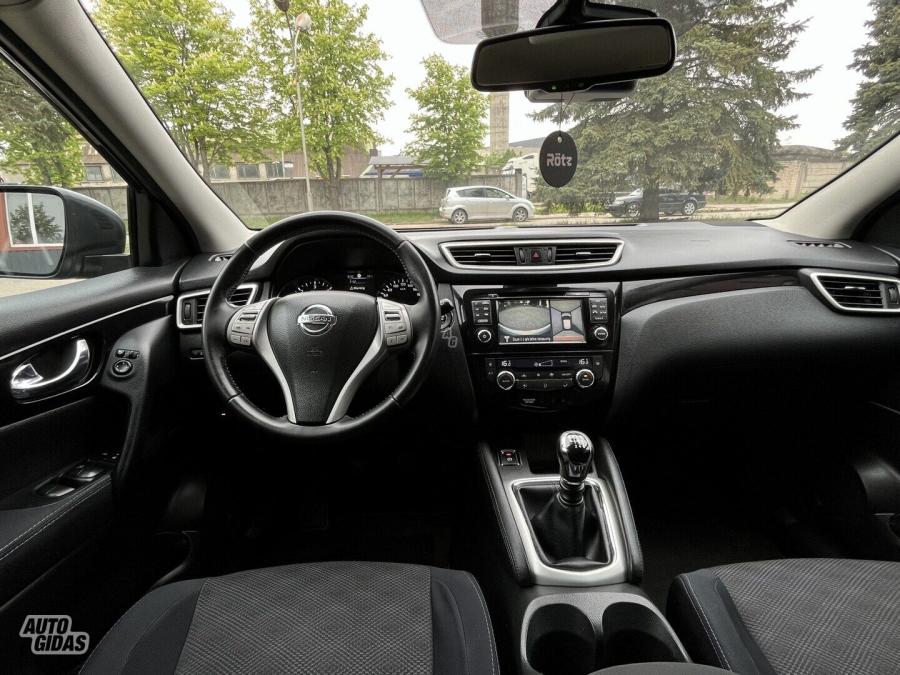 Melns Nissan Qashqai 2015 Šauļi, ar dzinēja tilpumu 1.50 L un nobraukumu 230 tūkst. km par 8950 €, foto 3 vietnē AUTOMOTO.COM.LV