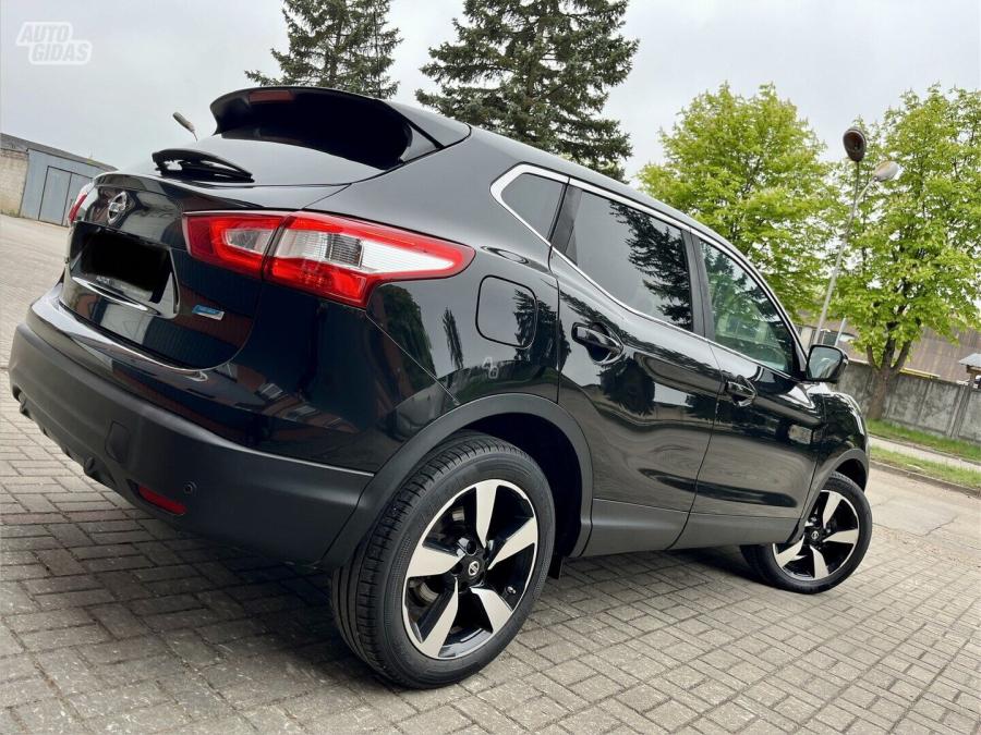 Melns Nissan Qashqai 2015 Šauļi, ar dzinēja tilpumu 1.50 L un nobraukumu 230 tūkst. km par 8950 €, foto 5 vietnē AUTOMOTO.COM.LV