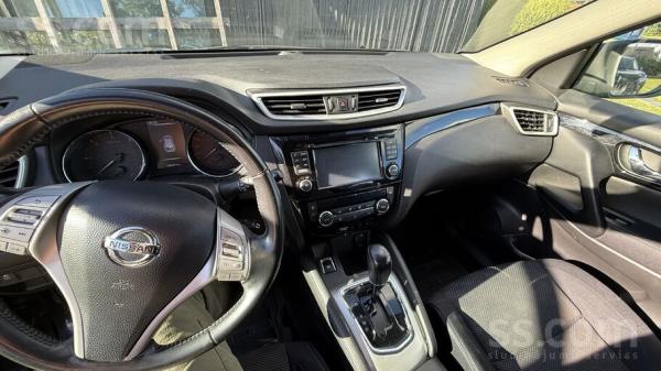 Black Nissan Qashqai 2015 in Jelgava, with an engine capacity of 1.60 L and mileage of 180 thousand km for 6400 €, photo 2 on AUTOMOTO.COM.LV