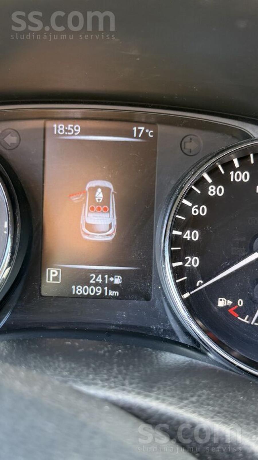 Черный Ниссан Кашкай 2015 в Елгава, объемом двигателя 1.60 л и пробегом 180 тыс. км за 6400 €, фото 4 на AUTOMOTO.COM.LV