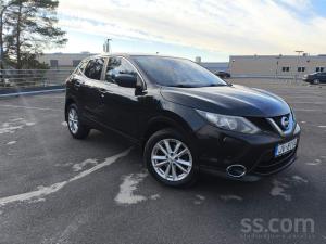Black Nissan Qashqai 2015 in Riga, with an engine capacity of 1.50 L and mileage of 222 thousand km for 7900 €, photo 4 on AUTOMOTO.COM.LV