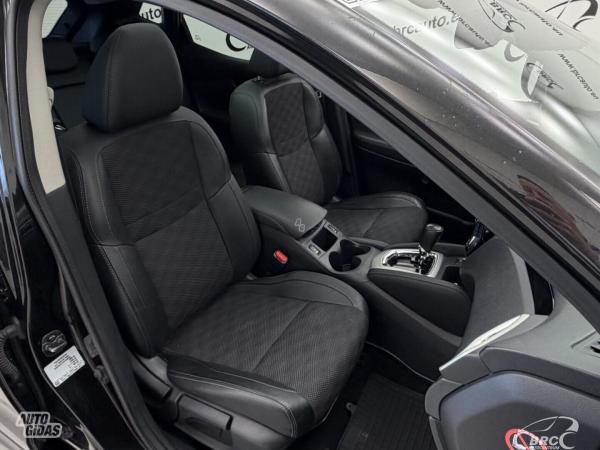 Black Nissan Qashqai 2015 in Avizieniai, with an engine capacity of 1.60 L and mileage of 229 thousand km for 9500 €, photo 7 on AUTOMOTO.COM.LV