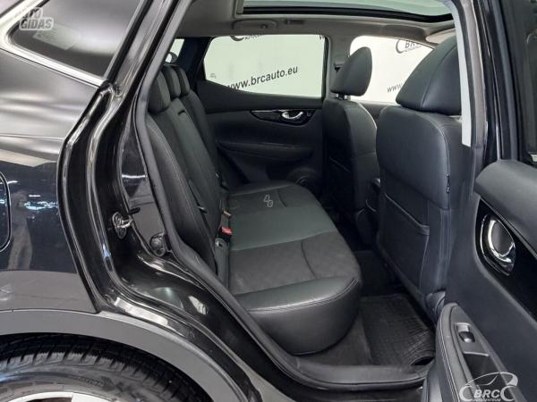 Black Nissan Qashqai 2015 in Avizieniai, with an engine capacity of 1.60 L and mileage of 229 thousand km for 9500 €, photo 9 on AUTOMOTO.COM.LV