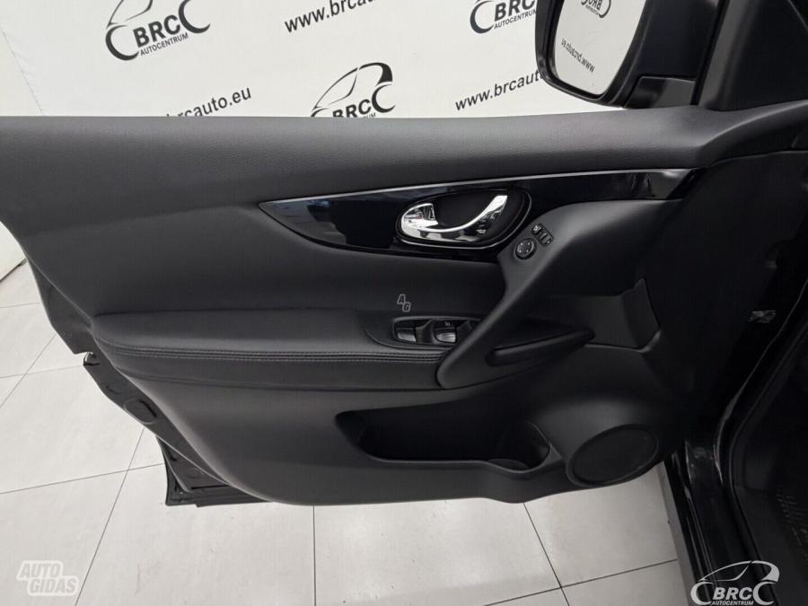 Черный Ниссан Кашкай 2015 в Авиженяй, объемом двигателя 1.60 л и пробегом 229 тыс. км за 9500 €, фото 21 на AUTOMOTO.COM.LV