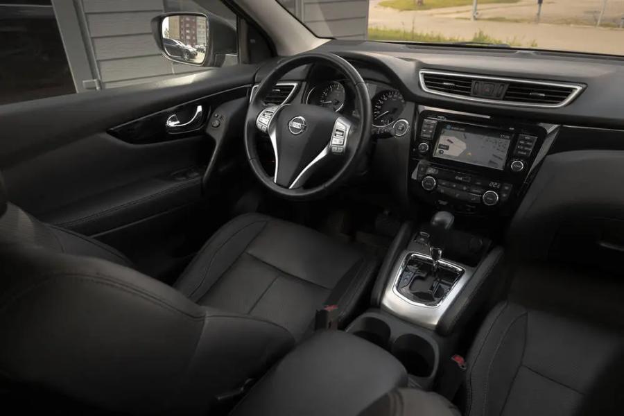 Melns Nissan Qashqai 2015 Jelgava, ar dzinēja tilpumu 1.20 L un nobraukumu 91 tūkst. km par 9450 €, foto 14 vietnē AUTOMOTO.COM.LV