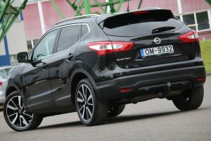 Melns Nissan Qashqai 2015 Rīga, ar dzinēja tilpumu 1.60 L un nobraukumu 195 tūkst. km par 9990 €, foto 5 vietnē AUTOMOTO.COM.LV