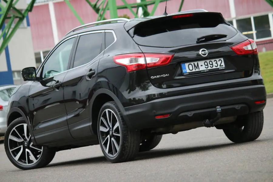 Melns Nissan Qashqai 2015 Rīga, ar dzinēja tilpumu 1.60 L un nobraukumu 195 tūkst. km par 9990 €, foto 5 vietnē AUTOMOTO.COM.LV