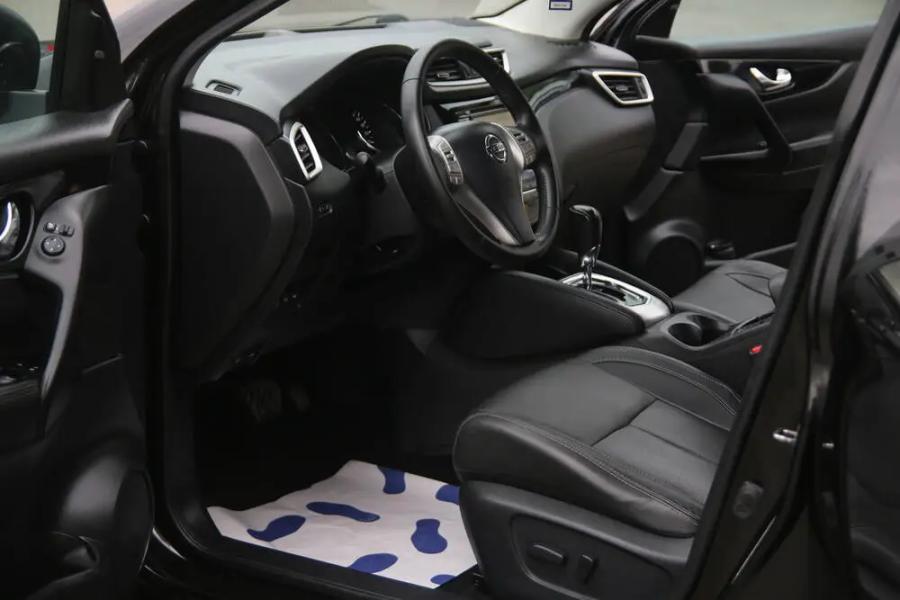 Melns Nissan Qashqai 2015 Rīga, ar dzinēja tilpumu 1.60 L un nobraukumu 195 tūkst. km par 9990 €, foto 7 vietnē AUTOMOTO.COM.LV
