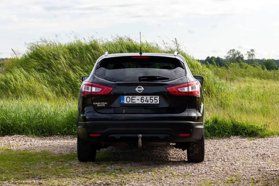 Melns Nissan Qashqai 2015 Rīga, ar dzinēja tilpumu 1.60 L un nobraukumu 170 tūkst. km par 10995 €, foto 7 vietnē AUTOMOTO.COM.LV