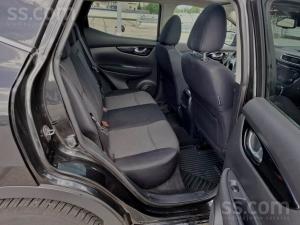 Black Nissan Qashqai 2015 in Riga, with an engine capacity of 1.50 L and mileage of 199 thousand km for 8390 €, photo 7 on AUTOMOTO.COM.LV
