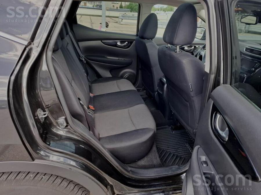 Black Nissan Qashqai 2015 in Riga, with an engine capacity of 1.50 L and mileage of 199 thousand km for 8390 €, photo 7 on AUTOMOTO.COM.LV