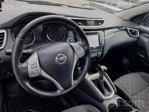Black Nissan Qashqai 2015 in Riga, with an engine capacity of 1.50 L and mileage of 199 thousand km for 8390 €, photo 8 on AUTOMOTO.COM.LV