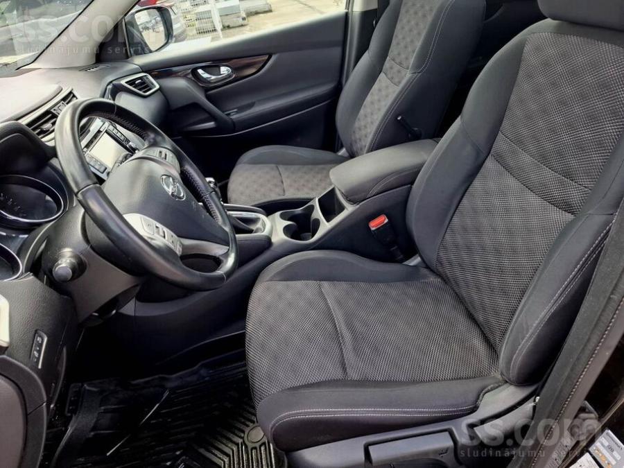 Black Nissan Qashqai 2015 in Riga, with an engine capacity of 1.50 L and mileage of 199 thousand km for 8390 €, photo 9 on AUTOMOTO.COM.LV