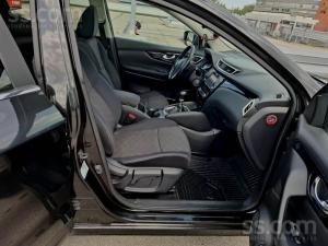 Black Nissan Qashqai 2015 in Riga, with an engine capacity of 1.50 L and mileage of 199 thousand km for 8390 €, photo 10 on AUTOMOTO.COM.LV