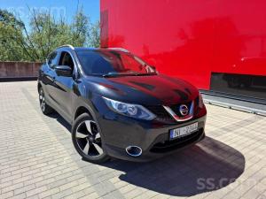 Black Nissan Qashqai 2015 in Riga, with an engine capacity of 1.50 L and mileage of 199 thousand km for 8390 €, photo 12 on AUTOMOTO.COM.LV