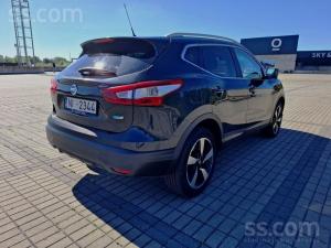 Black Nissan Qashqai 2015 in Riga, with an engine capacity of 1.50 L and mileage of 199 thousand km for 8390 €, photo 23 on AUTOMOTO.COM.LV
