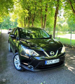 Black Nissan Qashqai 2015 in Siauliai, with an engine capacity of 1.60 L and mileage of 303 thousand km for 6990 €, photo 3 on AUTOMOTO.COM.LV