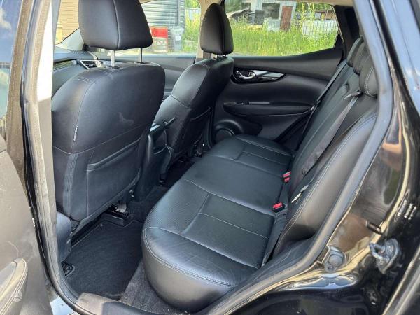 Black Nissan Qashqai 2015 in Alytus, with an engine capacity of 1.50 L and mileage of 293 thousand km for 7950 €, photo 10 on AUTOMOTO.COM.LV