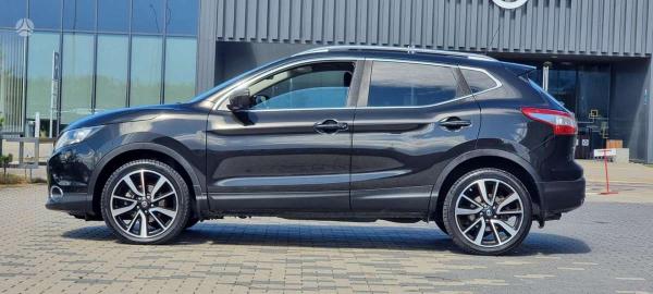 Melns Nissan Qashqai 2015 Šauļi, ar dzinēja tilpumu 1.60 L un nobraukumu 202 tūkst. km par 8800 €, foto 4 vietnē AUTOMOTO.COM.LV