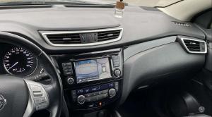 Black Nissan Qashqai 2015 in Vilnius, with an engine capacity of 1.20 L and mileage of 172 thousand km for 9200 €, photo 6 on AUTOMOTO.COM.LV