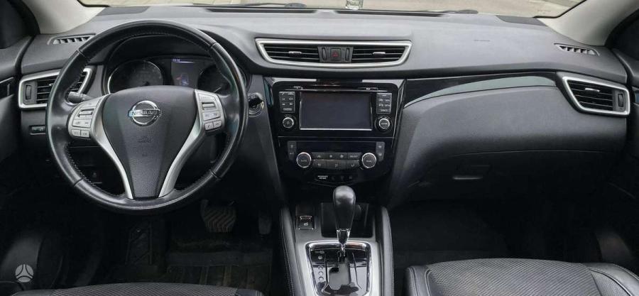 Black Nissan Qashqai 2015 in Vilnius, with an engine capacity of 1.20 L and mileage of 172 thousand km for 9200 €, photo 8 on AUTOMOTO.COM.LV