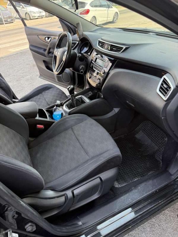 Melns Nissan Qashqai 2015 Viļņa, ar dzinēja tilpumu 1.46 L un nobraukumu 285 tūkst. km par 6600 €, foto 7 vietnē AUTOMOTO.COM.LV