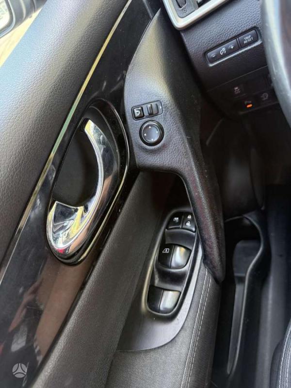 Melns Nissan Qashqai 2015 Viļņa, ar dzinēja tilpumu 1.46 L un nobraukumu 285 tūkst. km par 6600 €, foto 10 vietnē AUTOMOTO.COM.LV